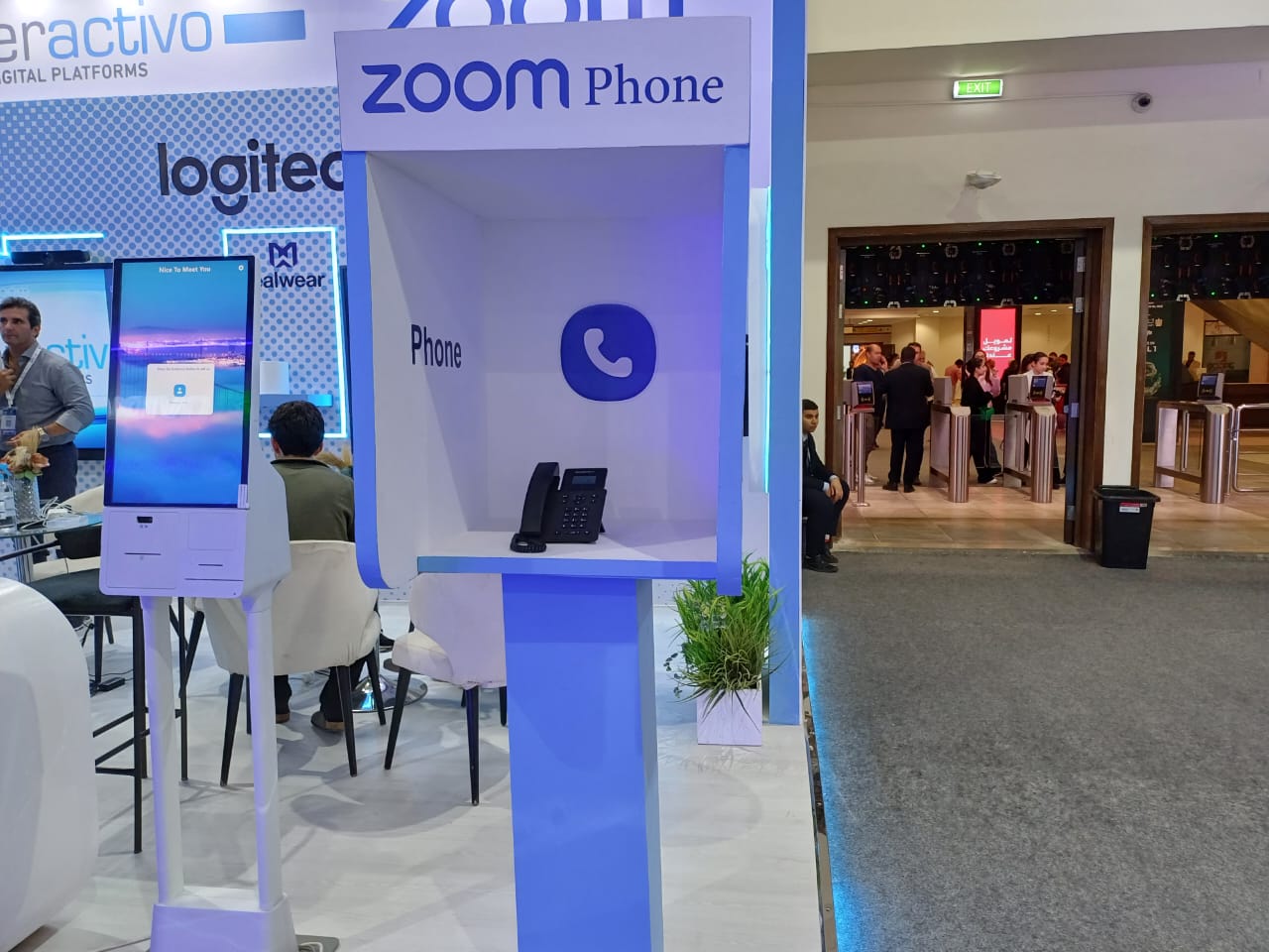 شركة Zoom تستعرض حلولها في Cairo ICT وتعقد شراكة مع Interactivo Digital